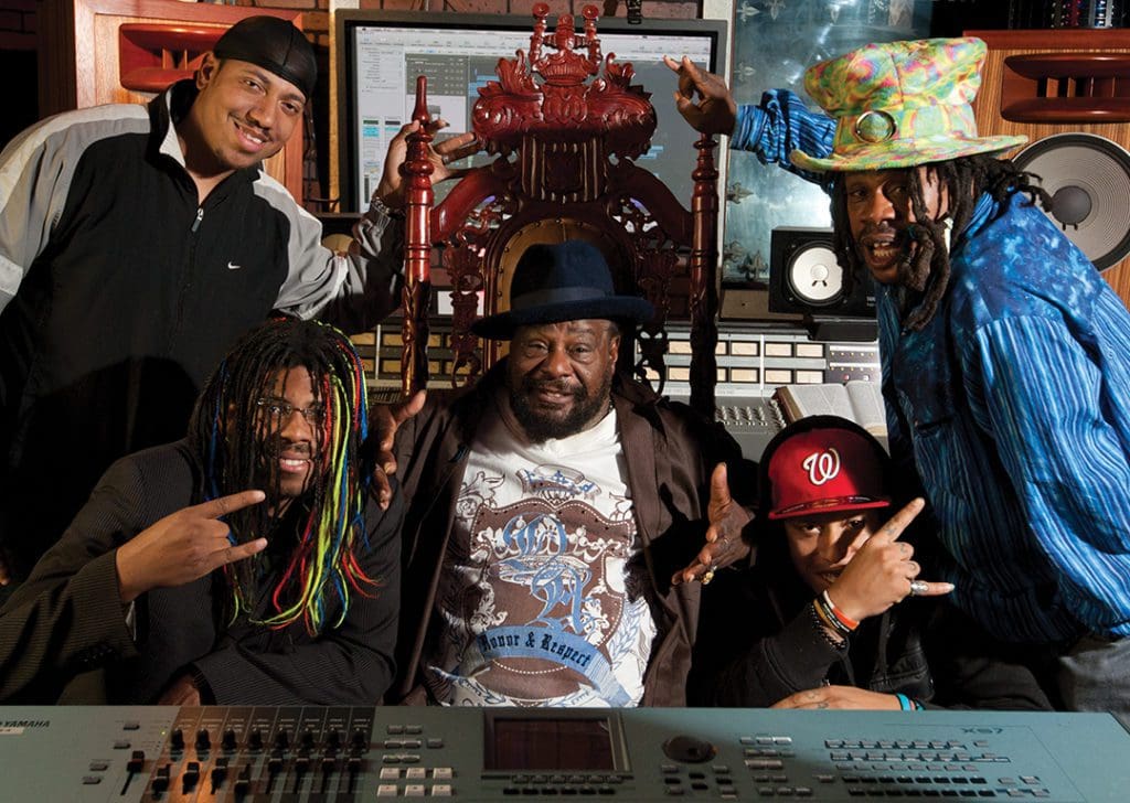 Clinton in the studio with family and friends. Photography by William ...